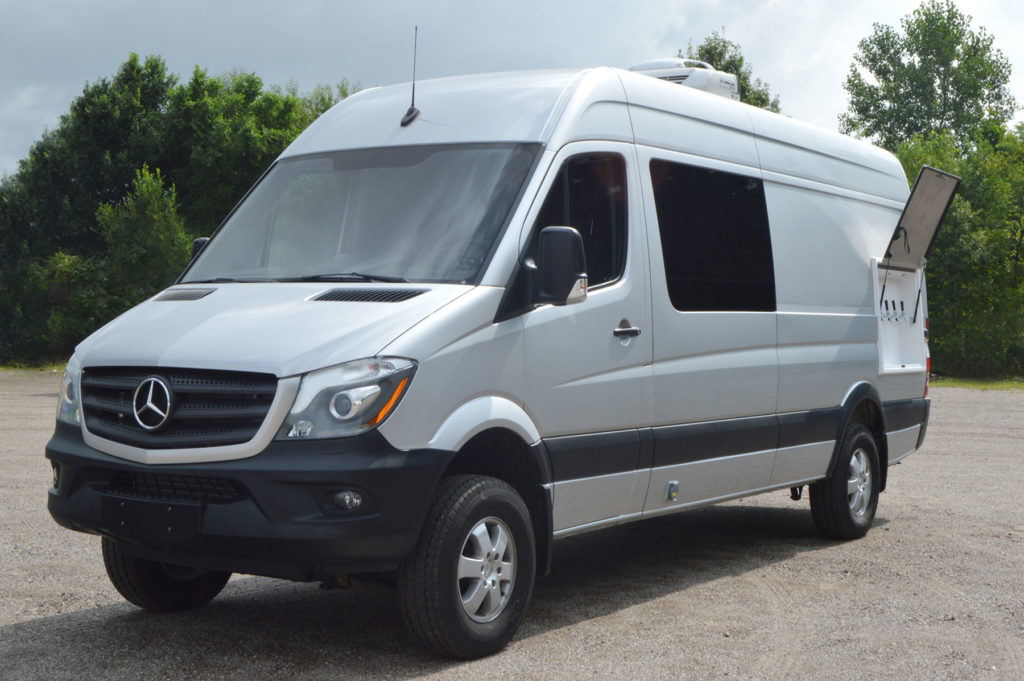 Think Outside the Bar: 5 Reasons to Invest in Mobile Beer Trucks